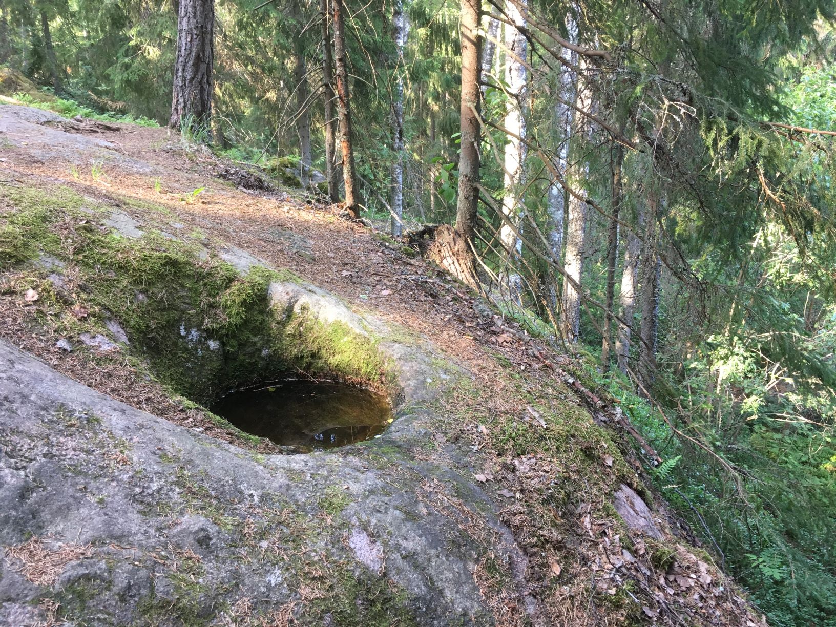 Talvia giant's kettles in Lohja - Out in the Nature