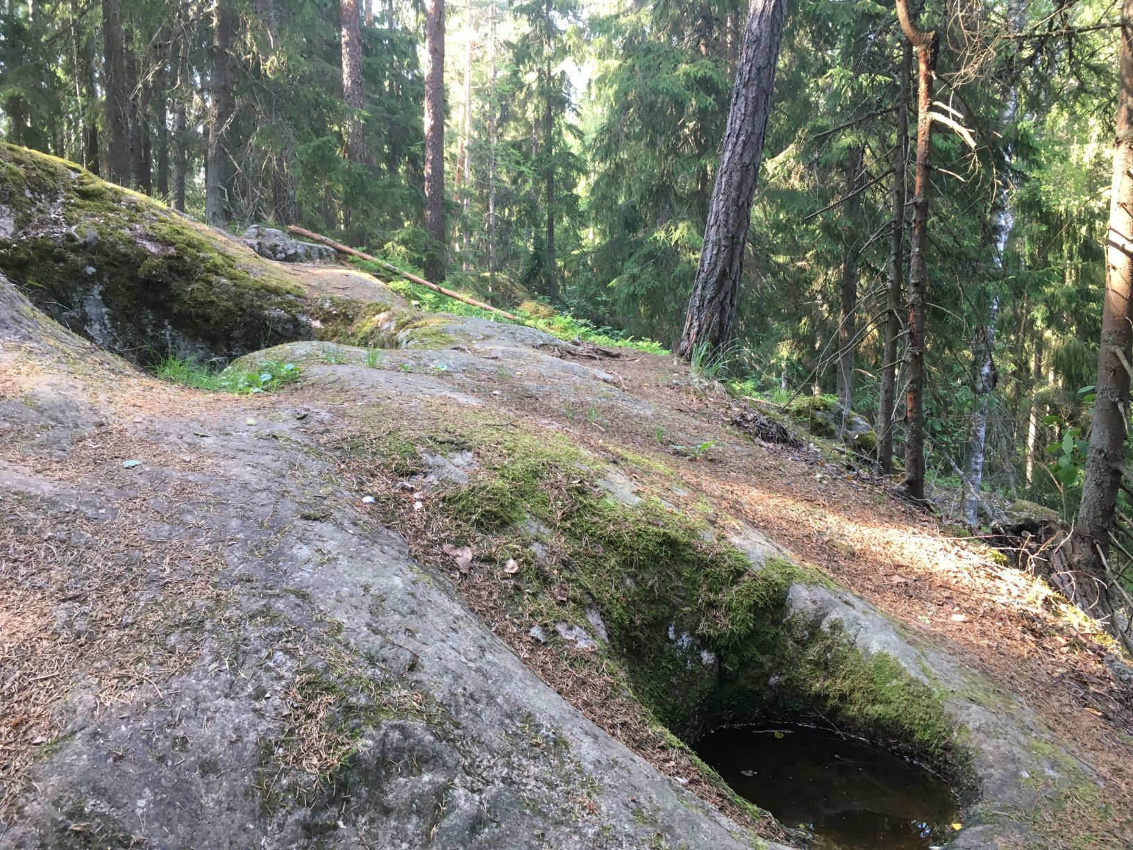 Talvia giant's kettles in Lohja - Out in the Nature