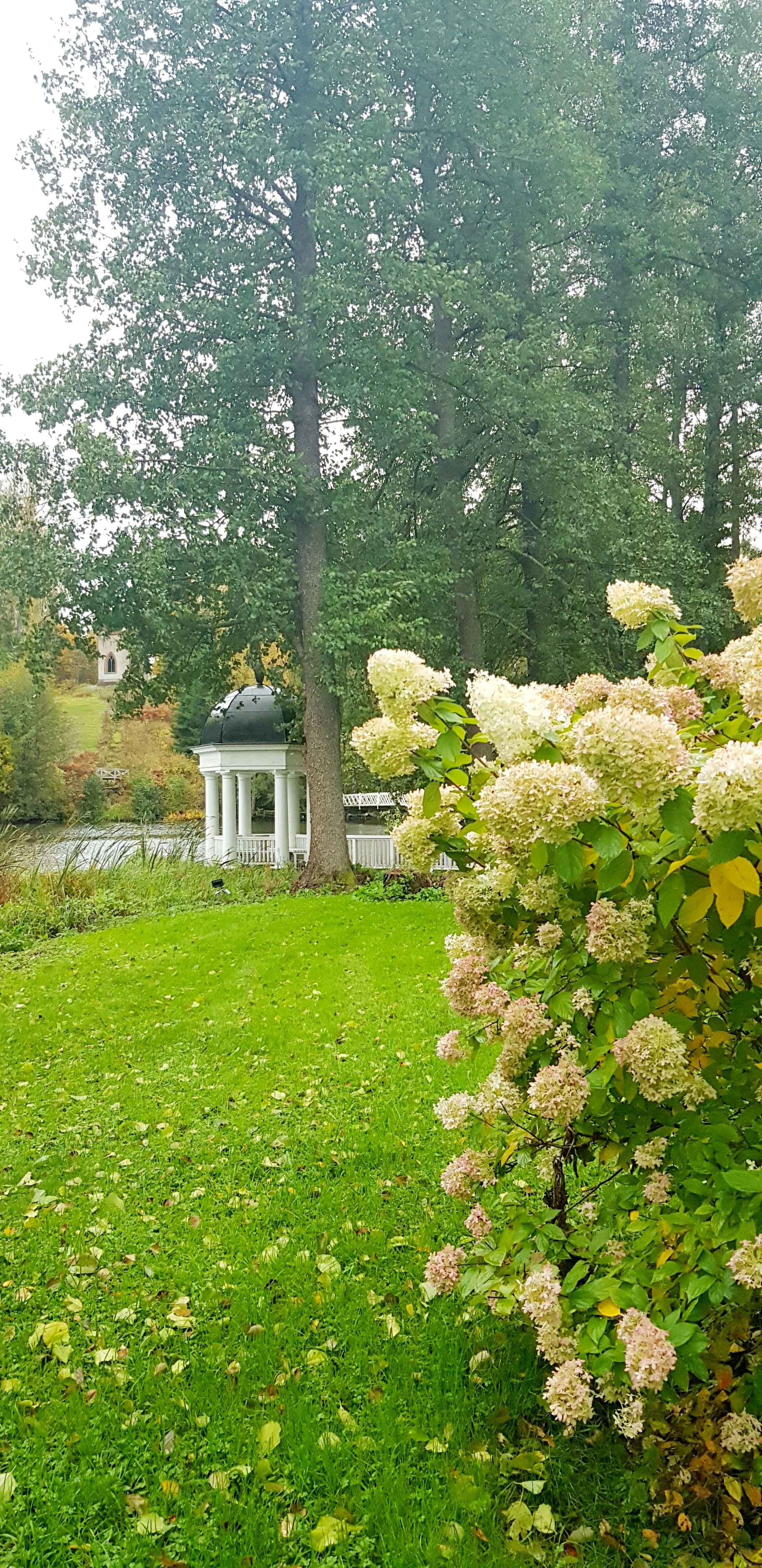 Castle gardens at Mustio - Out in the Nature